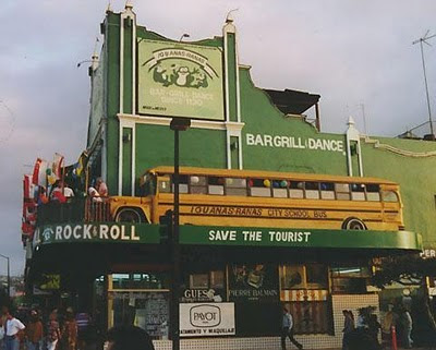 La Mano Kornuda: Nirvana en el Iguana's Ranas, Tijuana, México